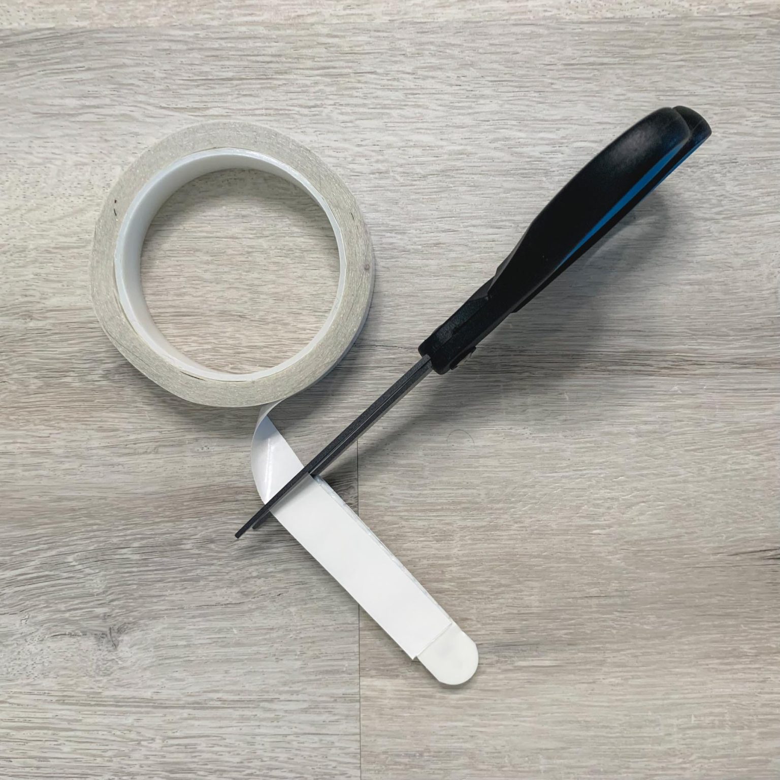 Modern DIY Yarn Ring Wall Art Hanging - Artsy Pretty Plants